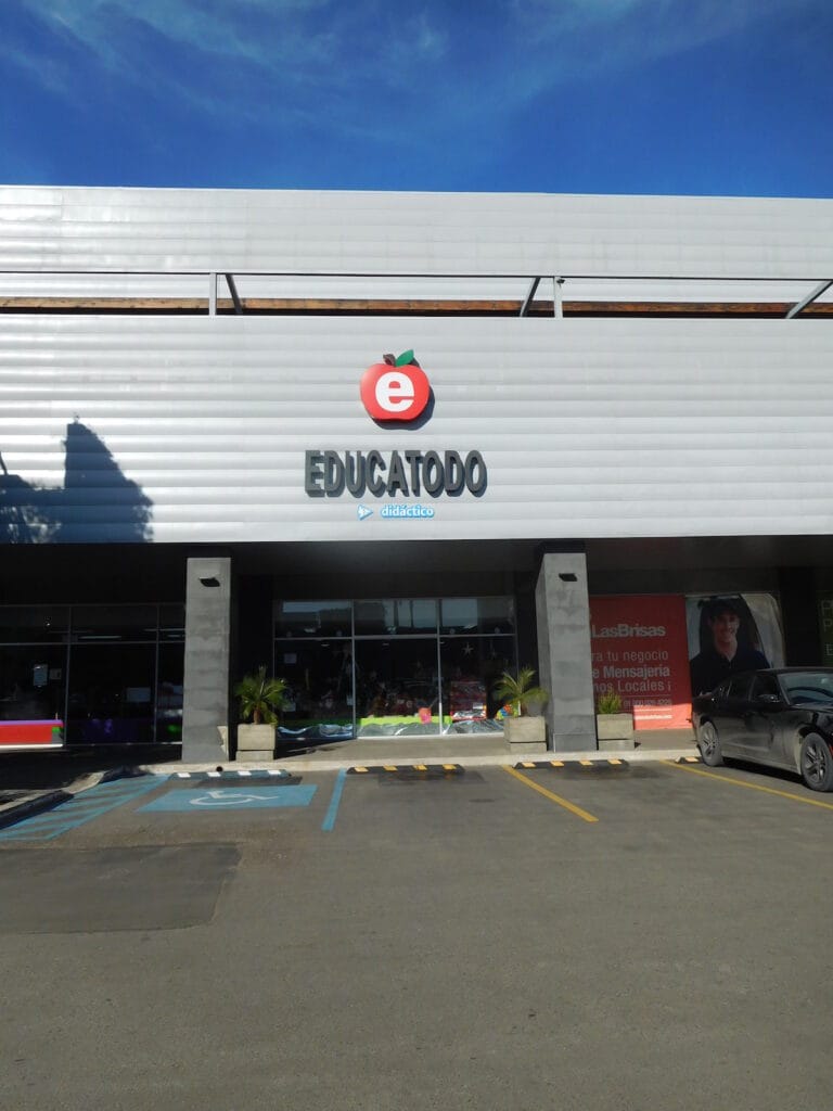 ESTACIONAMIENTO AL SERVICIO DE EDUCATODO - Directorio Colima